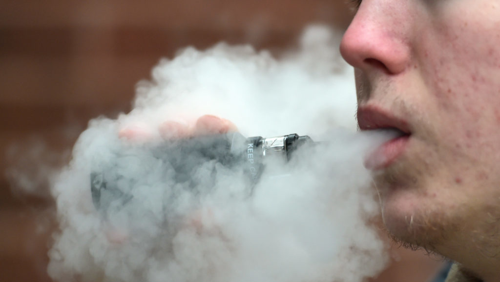 Banning vapes is 'the way to go' - former vaper | Newstalk