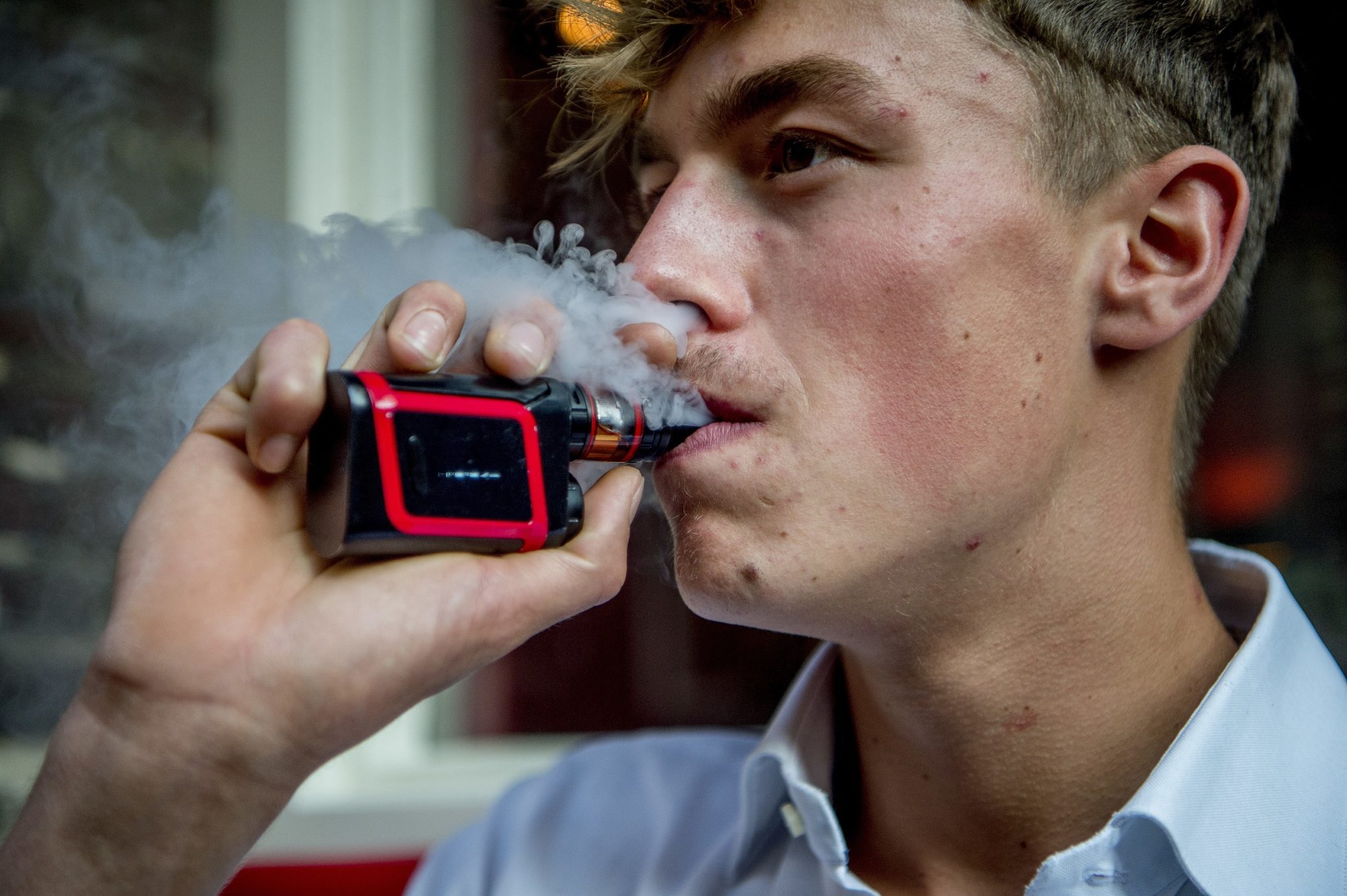 Vaping: Schools are faced 'with new epidemic' - Former Principal | Newstalk