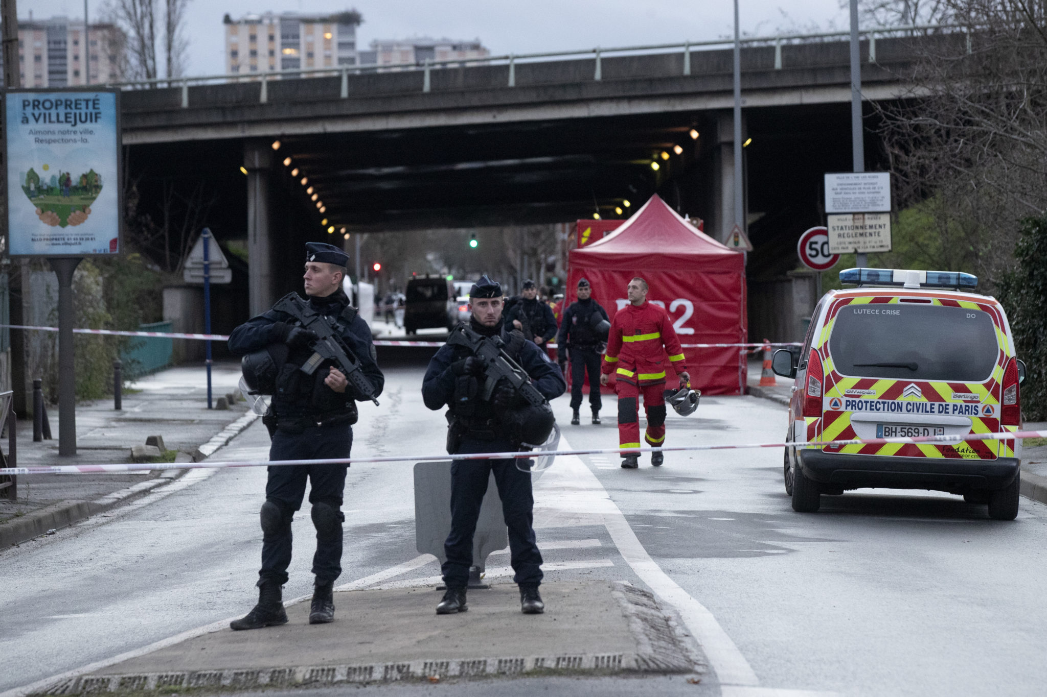 Suspect shot dead by police after fatal knife attack in park near Paris ...