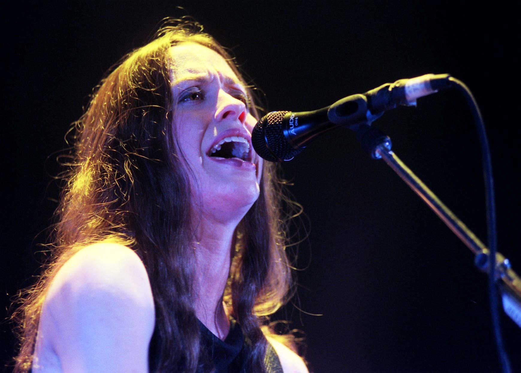 'Jagged': What You Need To Know About New Alanis Morissette Documentary ...