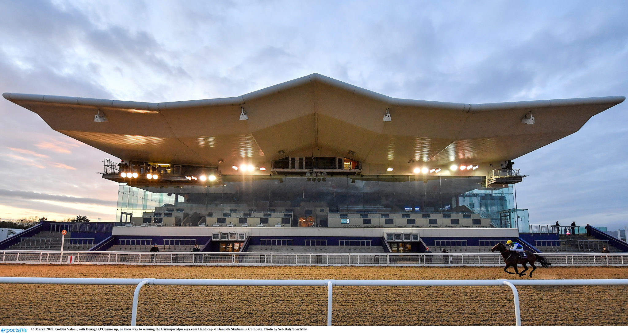 A look ahead to the Dundalk All-Weather horseracing | OffTheBall