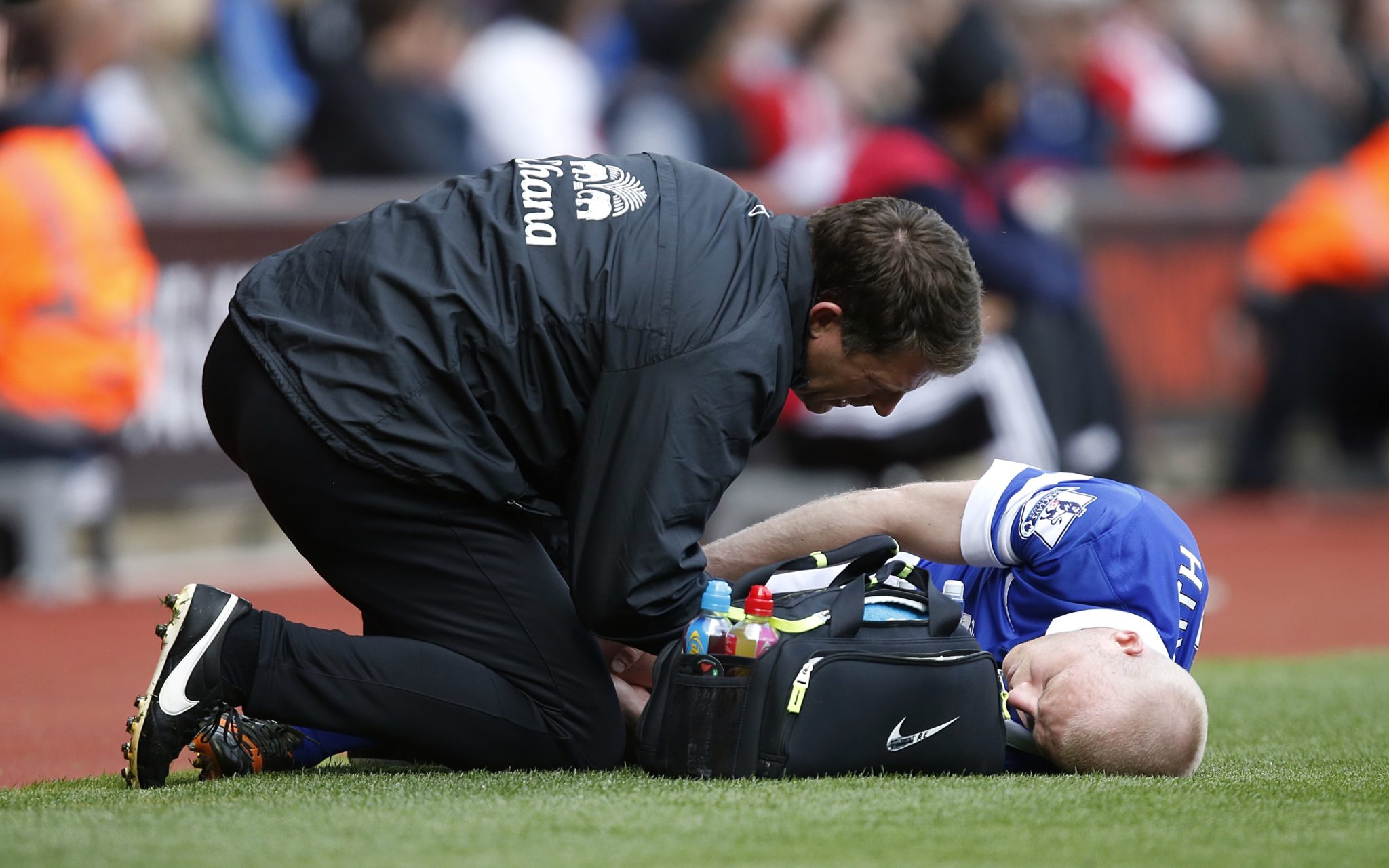 Premier League medical staff unhappy with briefings about return | www ...