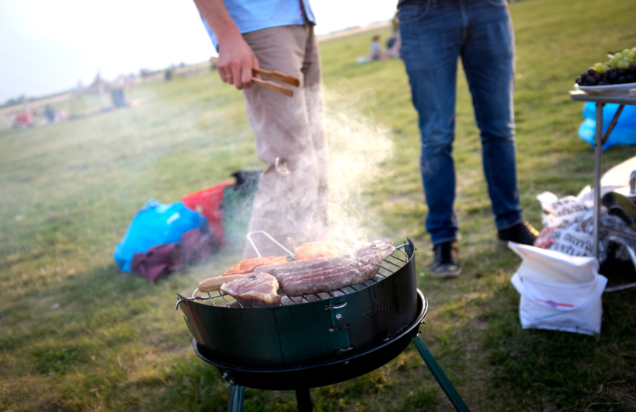 Barbeque cooking advice as hot weather set to stay this bank holiday ...