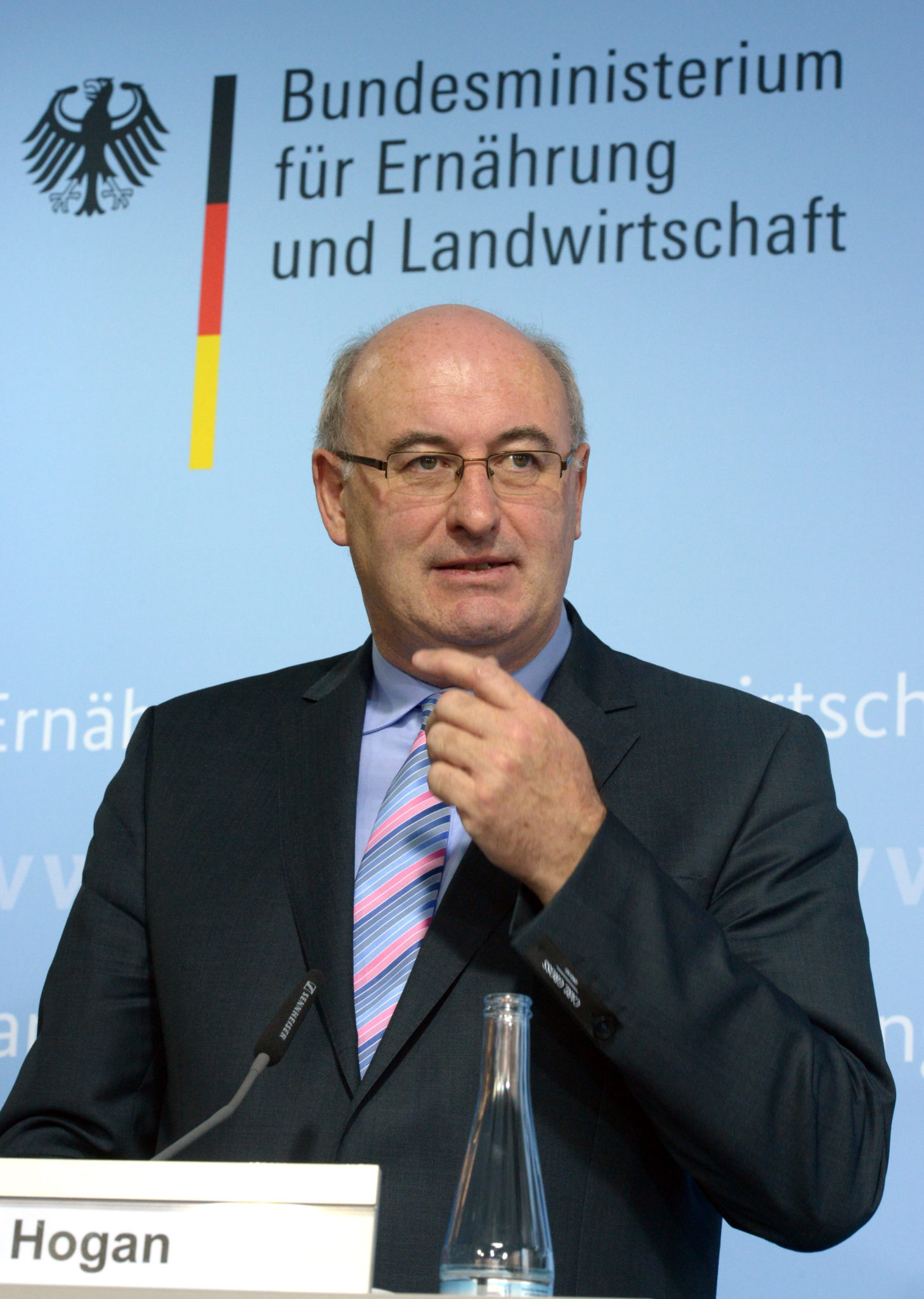 Phil Hogan – Should he stay or should he go? | Newstalk