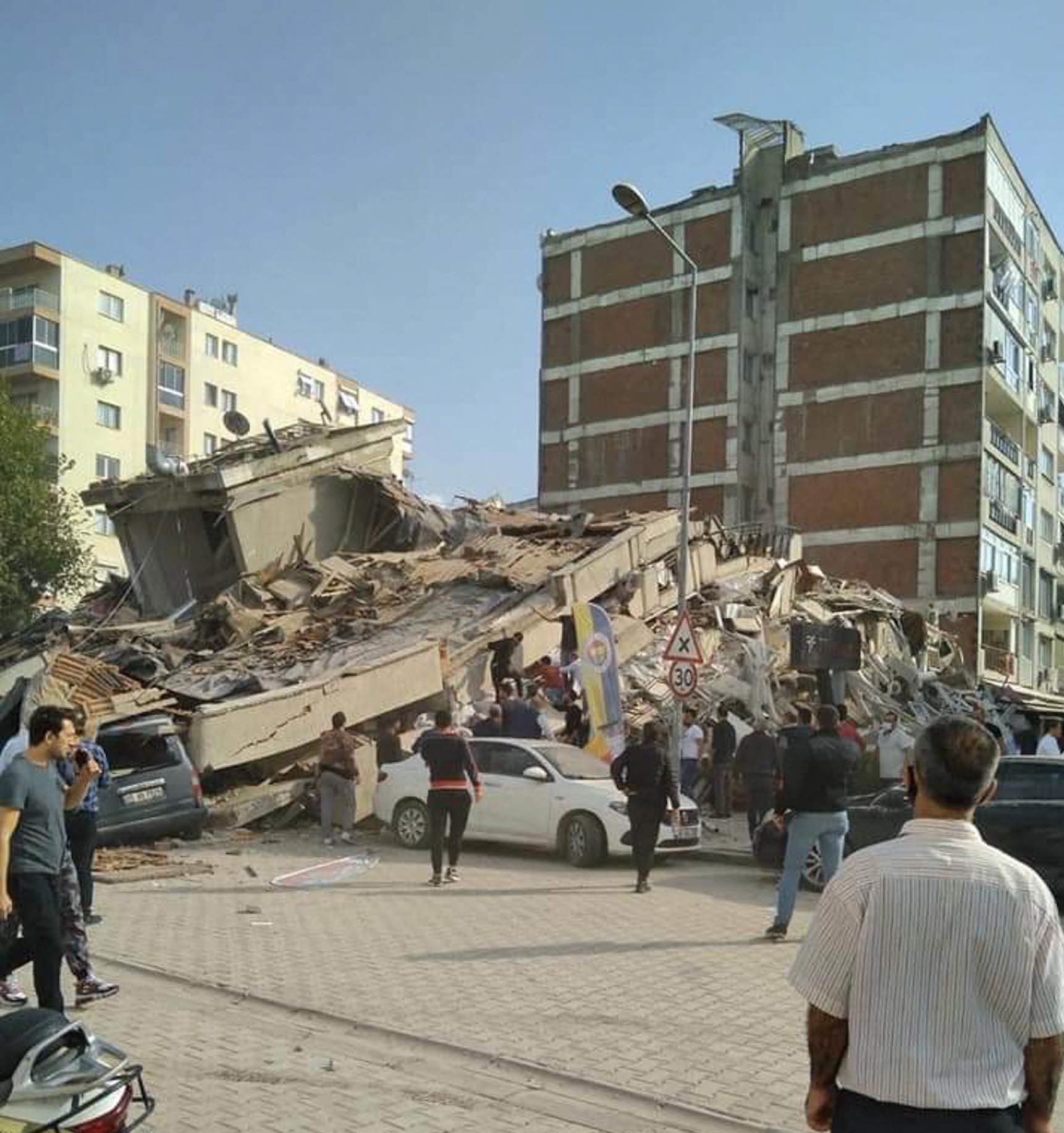 Tsunami alert as earthquake rocks Turkey and Greece | Newstalk
