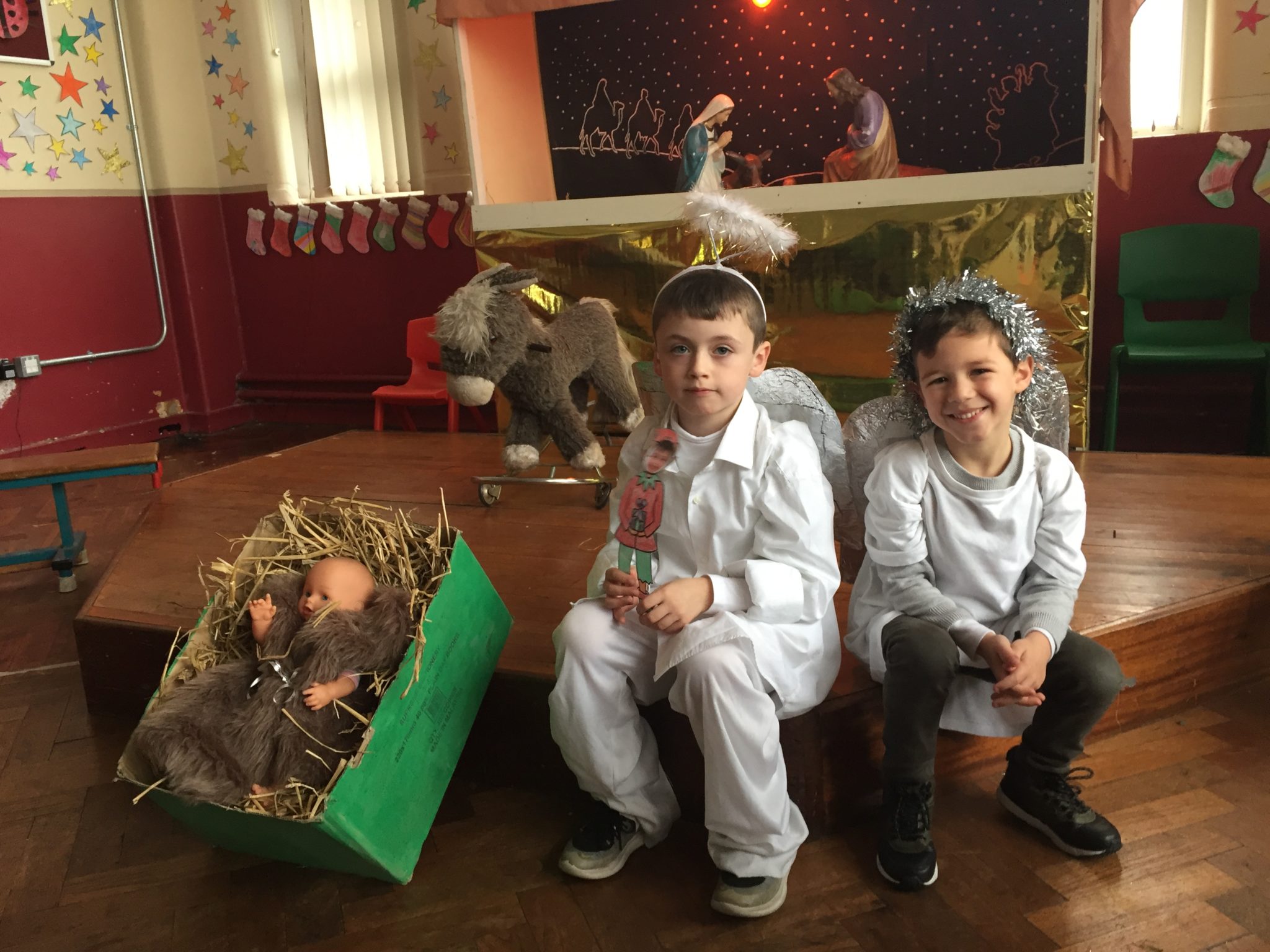 "Me & me mates are putting on a magic show on zoom." Kids react to no ...