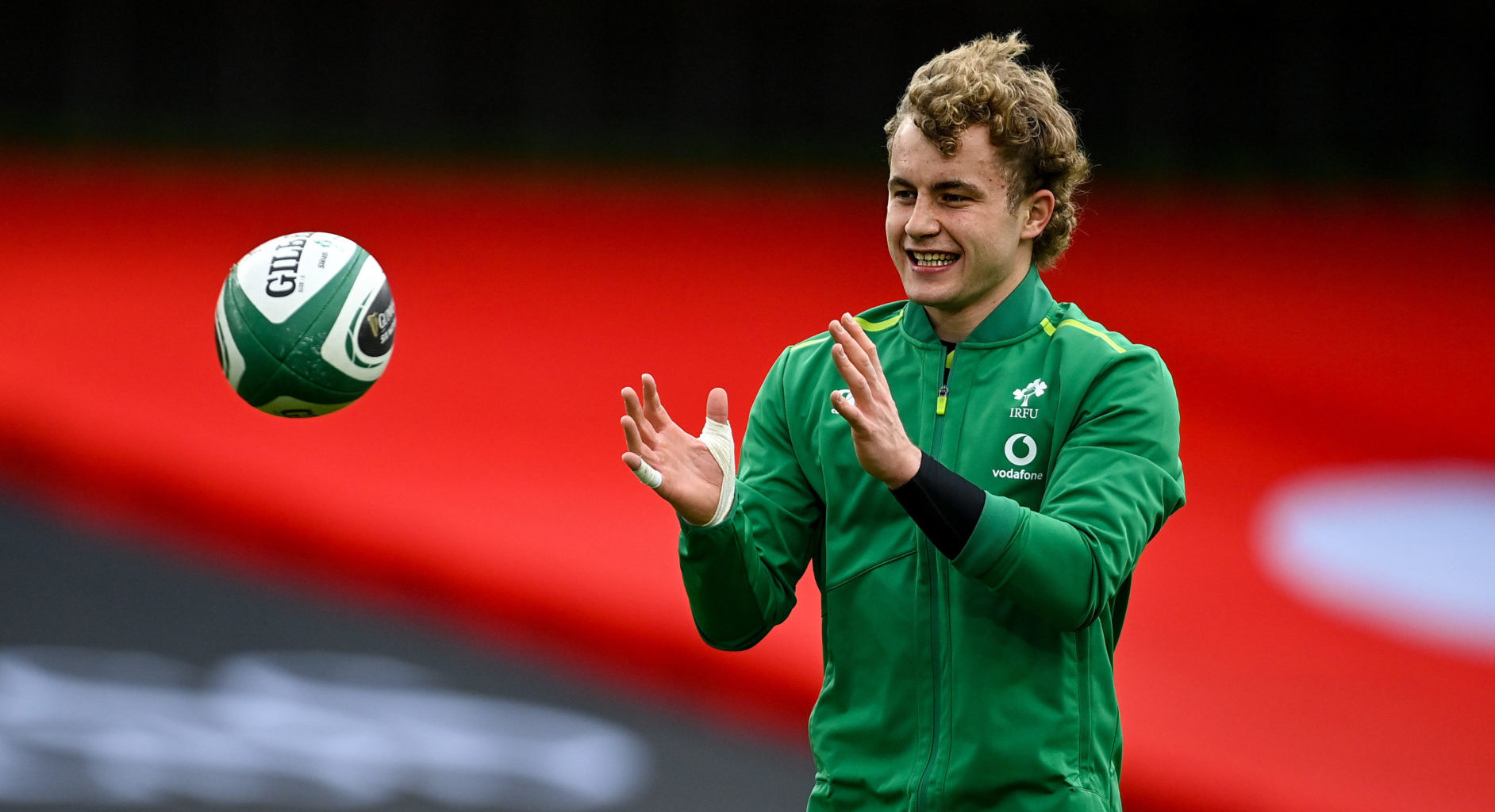 Craig Casey among eight Munster players to sign new deals | www.98fm.com