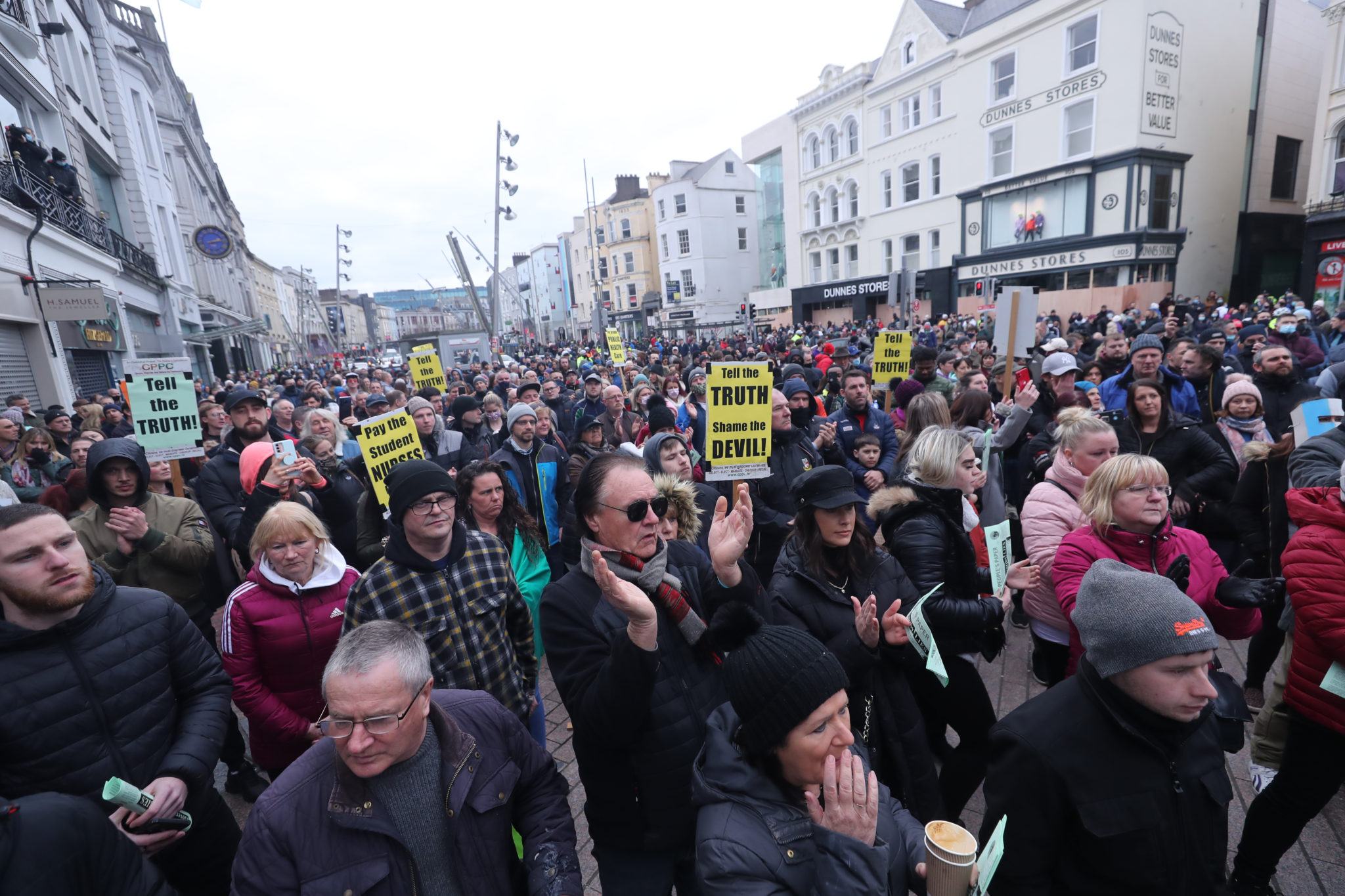 Cork anti-lockdown protest: Six people arrested as hundreds attend ...