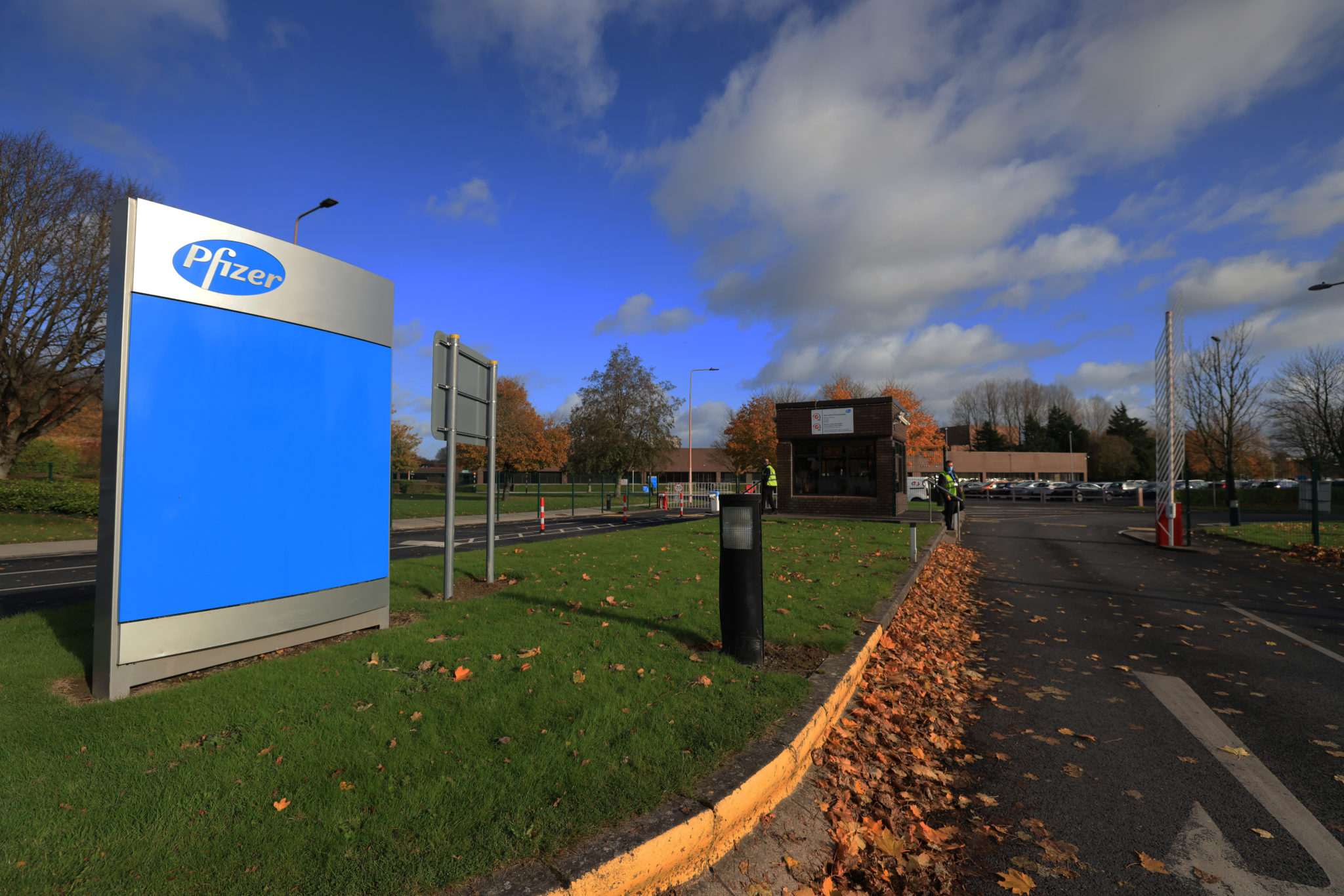 Pfizer to offer its COVID-19 vaccine to family members of its Irish ...
