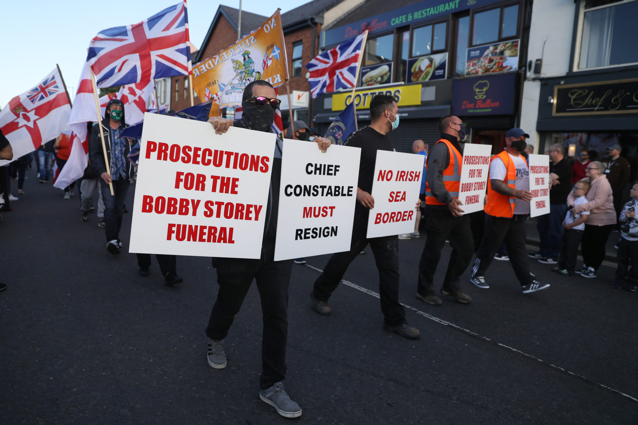 Protesters gather in Co Down to oppose Northern Ireland Protocol | Newstalk