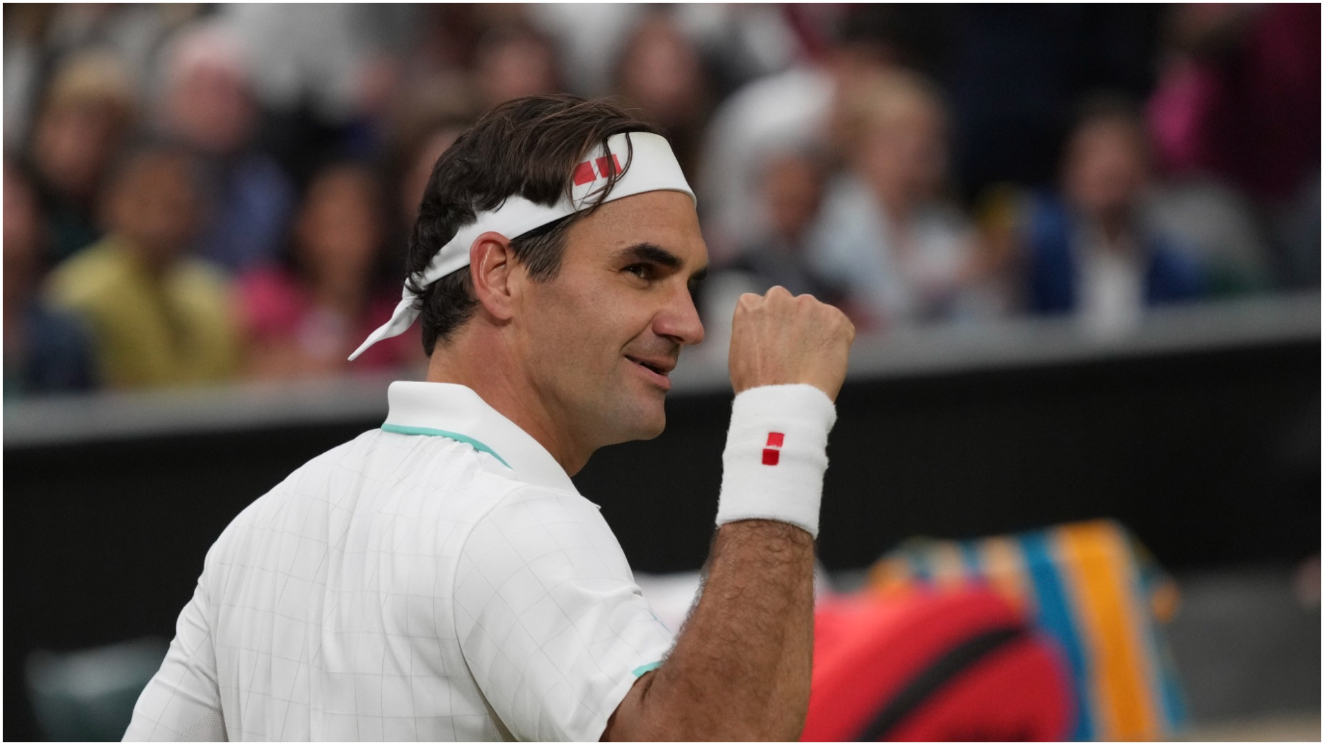 Federer cruises into Wimbledon quarter-final on Manic Monday | OffTheBall