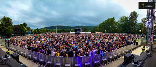 "Belfast Is Back" - Thousands Attend Open Air Concert