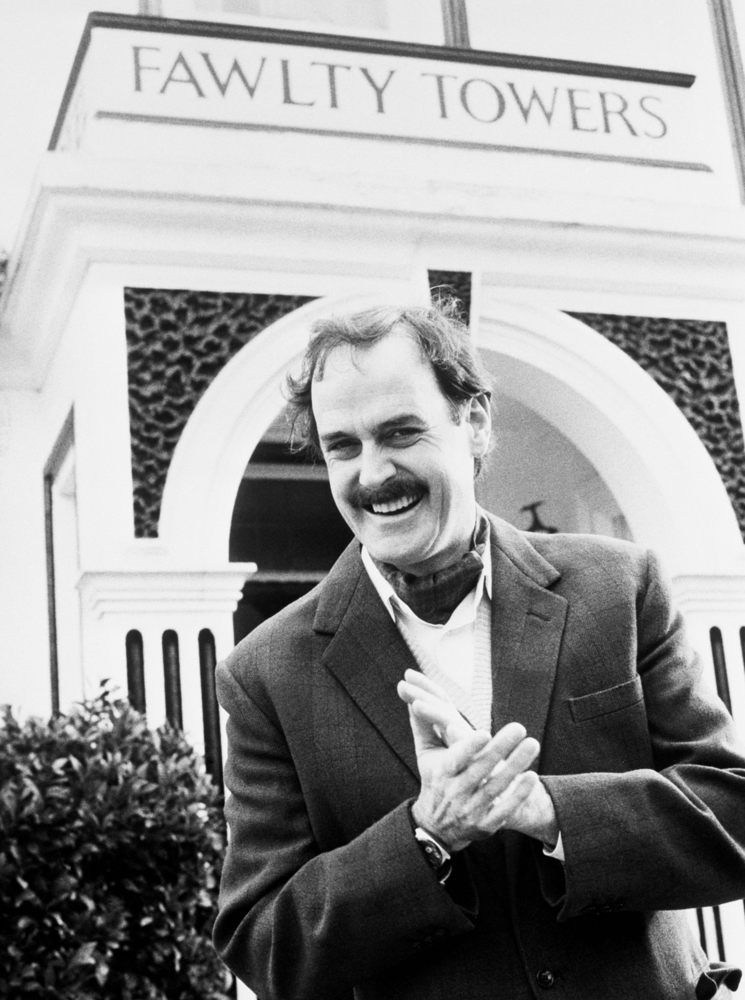 John Fardy Revisits One Of The Greatest Sitcoms 'Fawlty Towers' | Newstalk