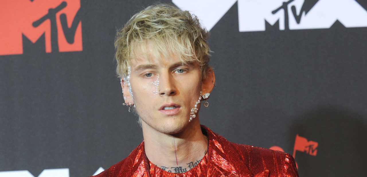 Machine Gun Kelly Gets Into Fight With Audience Member At His Gig ...