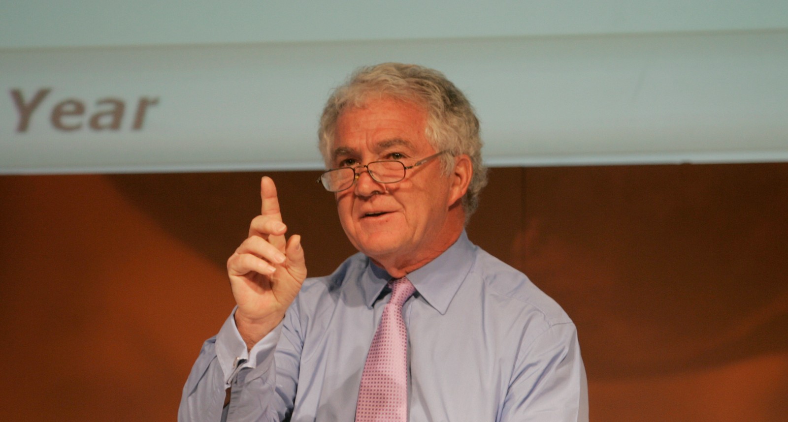 Former Anglo Irish Bank boss Sean FitzPatrick dies aged 73 | Newstalk