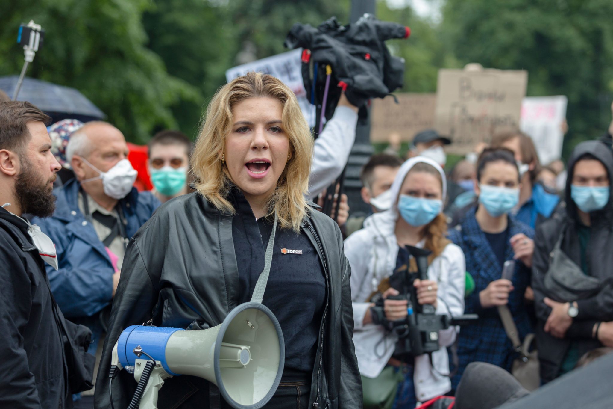 Russian Soldiers 'Shooting At Women And Children' Fleeing Mariupol - MP