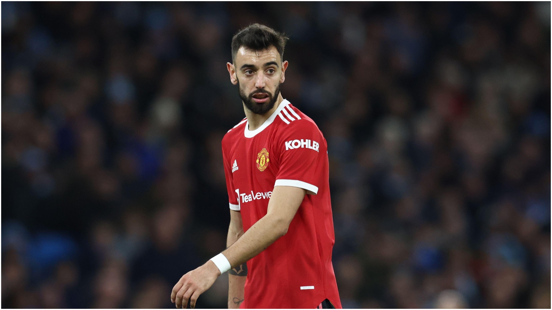 Bruno Fernandes signs new Manchester United deal | Newstalk