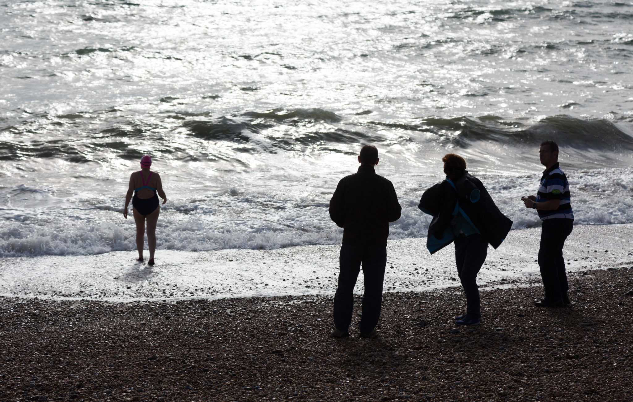 Cold water warning for 'December Dippers' as sea temperatures plummet ...
