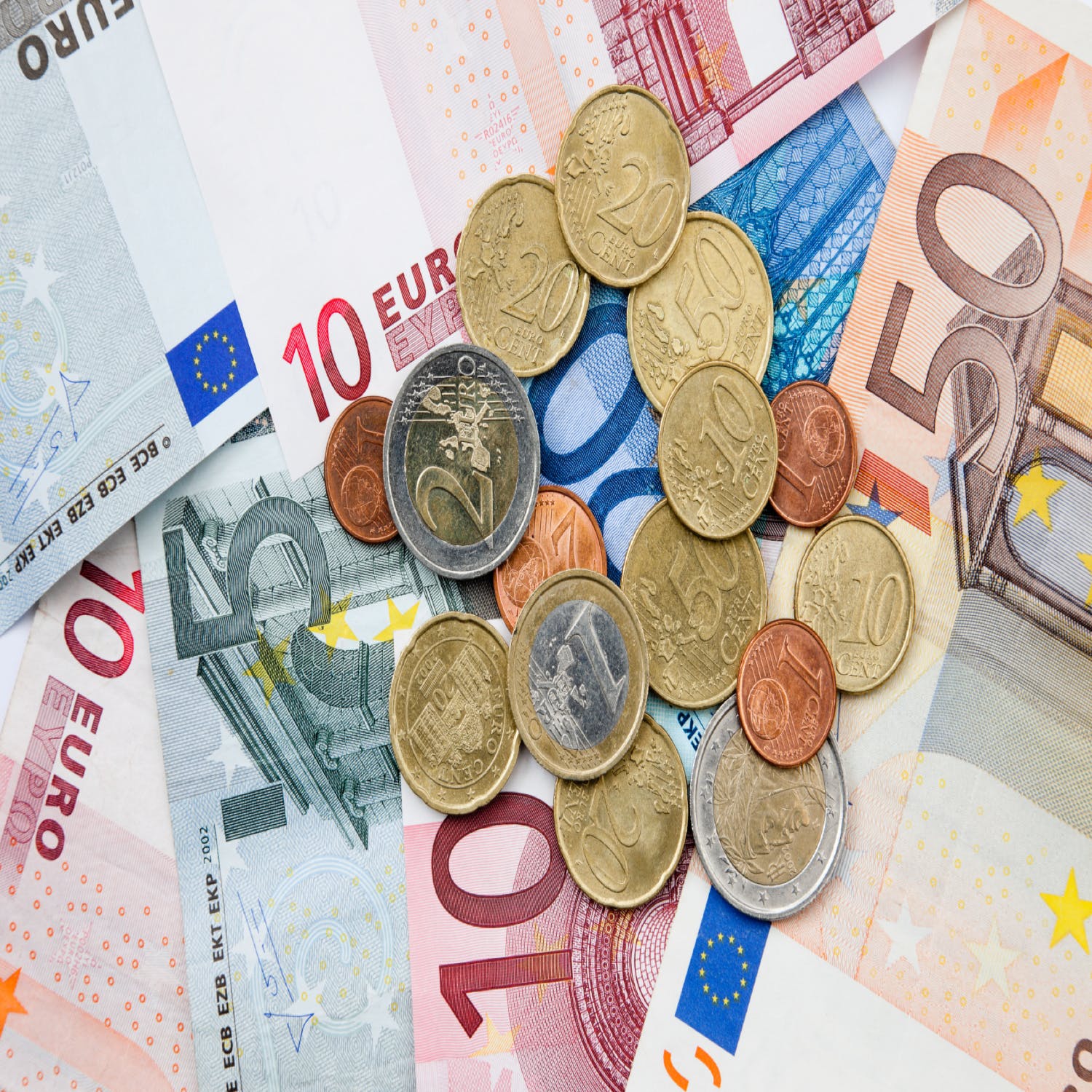 Over 2 million contactless payments per day - is cash dead? | Newstalk