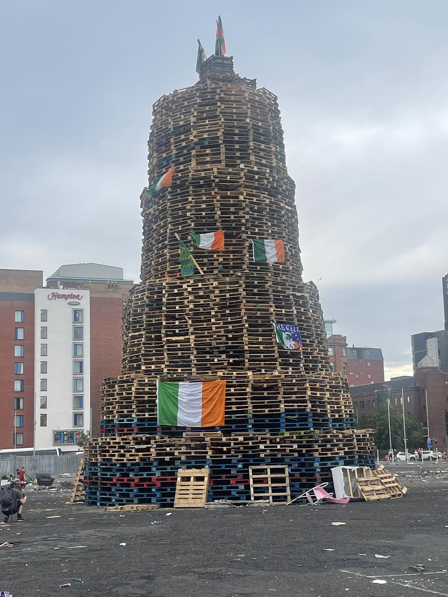 Northern Ireland Fire Brigade Responded To Over 200 Emergency Calls On Northern Ireland Fire Brigade Responded To Over 200 Emergency Calls On