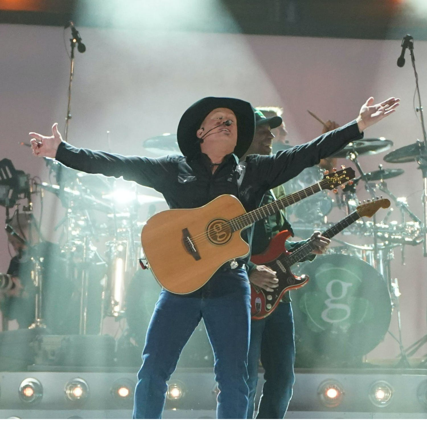 Revealed: The Incredible Story Of Garth Brooks’ Return To Ireland