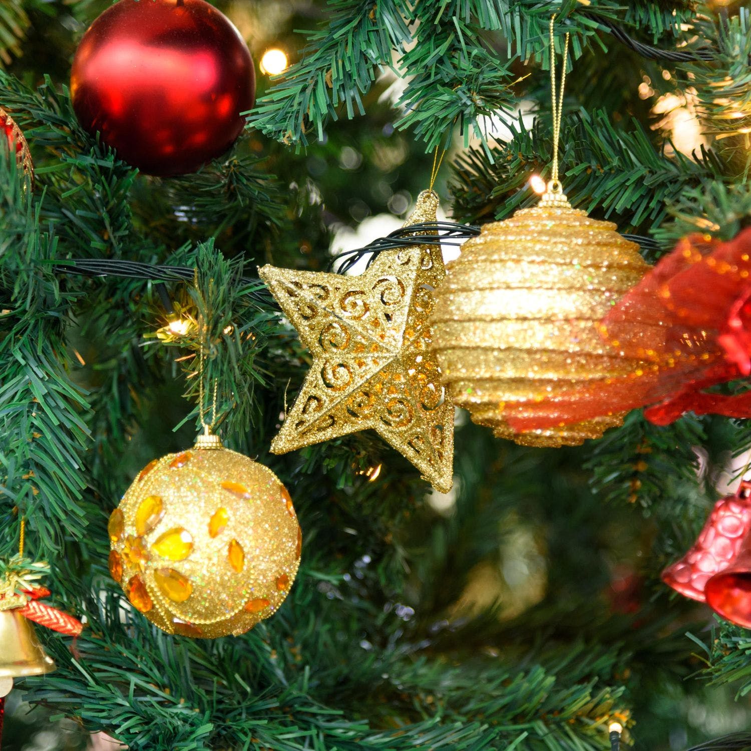 Buying Irish Decorations with Champion Green | Newstalk