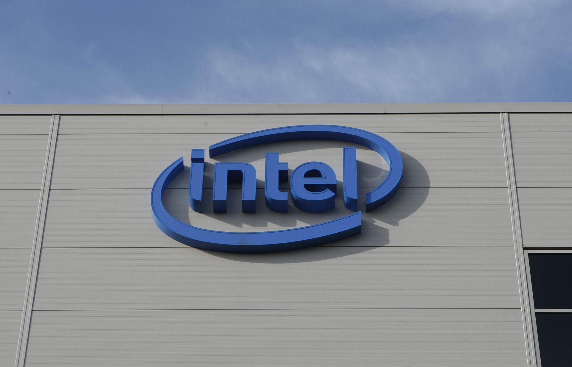 Intel 'can have expansion and cutbacks at the same time' - Murphy ...