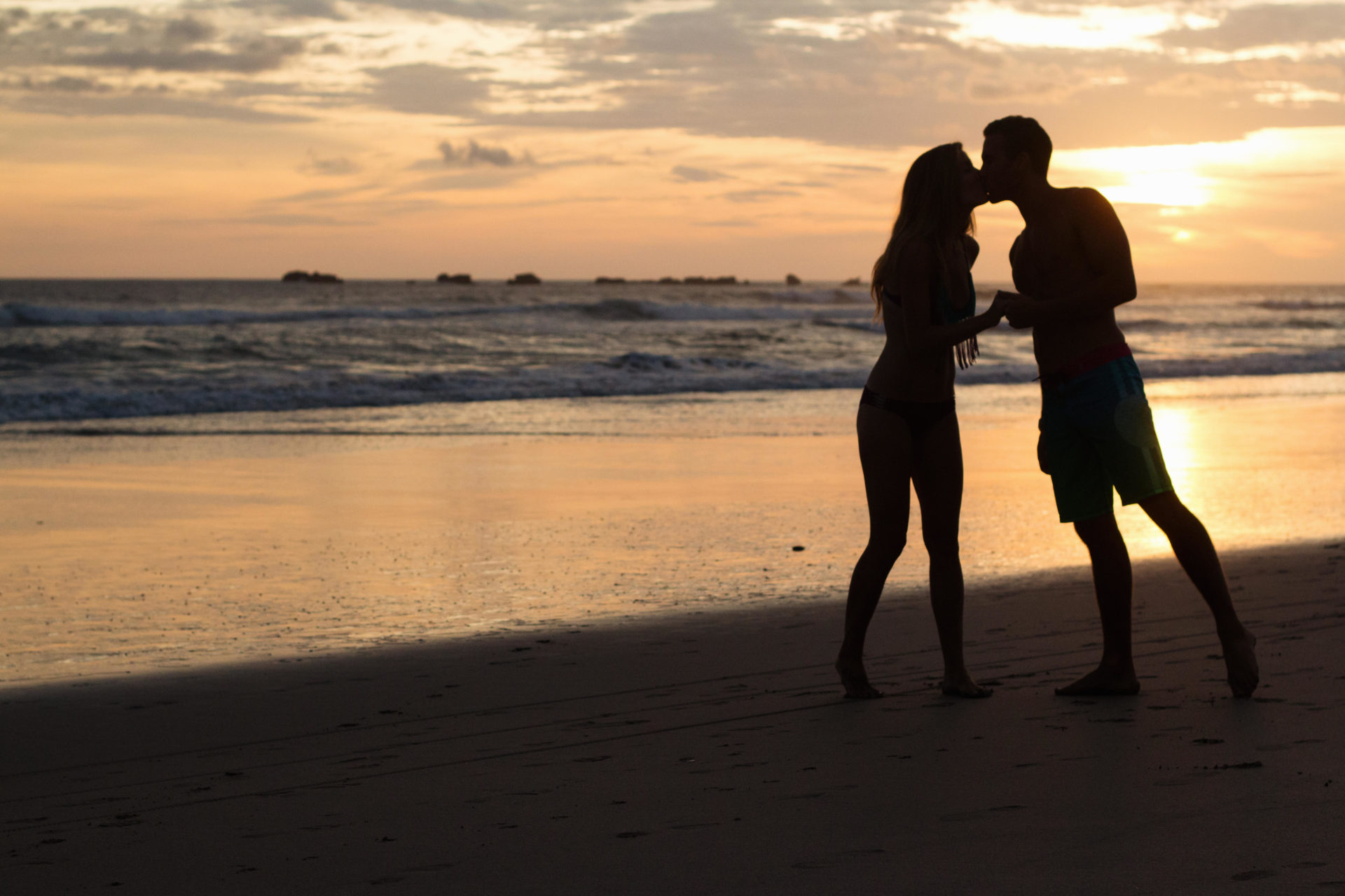Bad kisser: 'The guy I'm seeing's tongue is like a cement mixer' | Newstalk