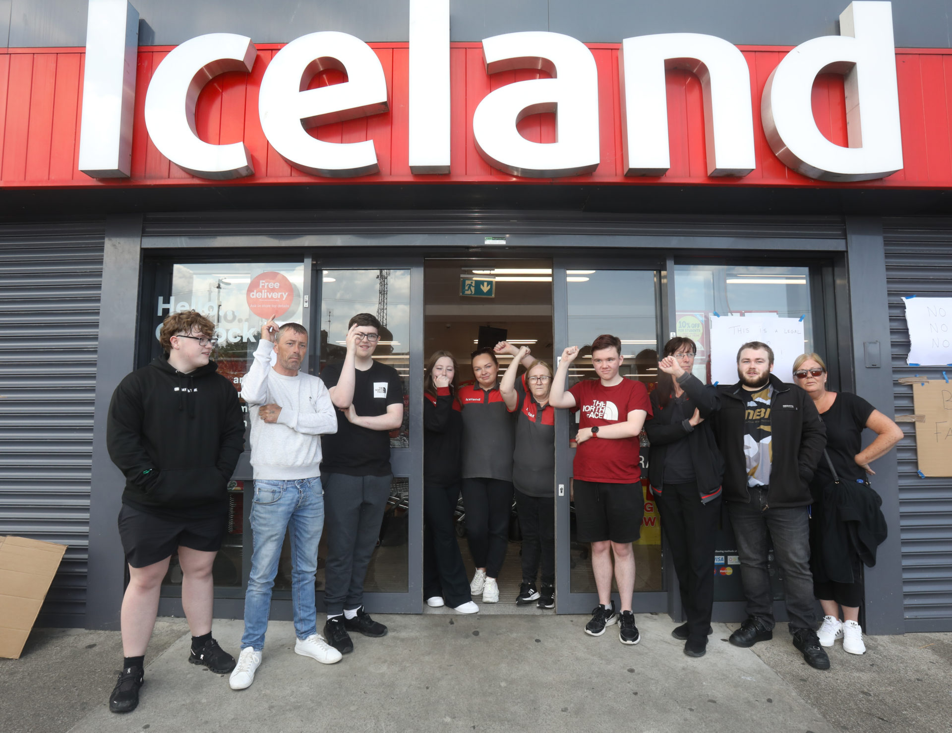 Iceland store staff protest unexpected closure | Newstalk