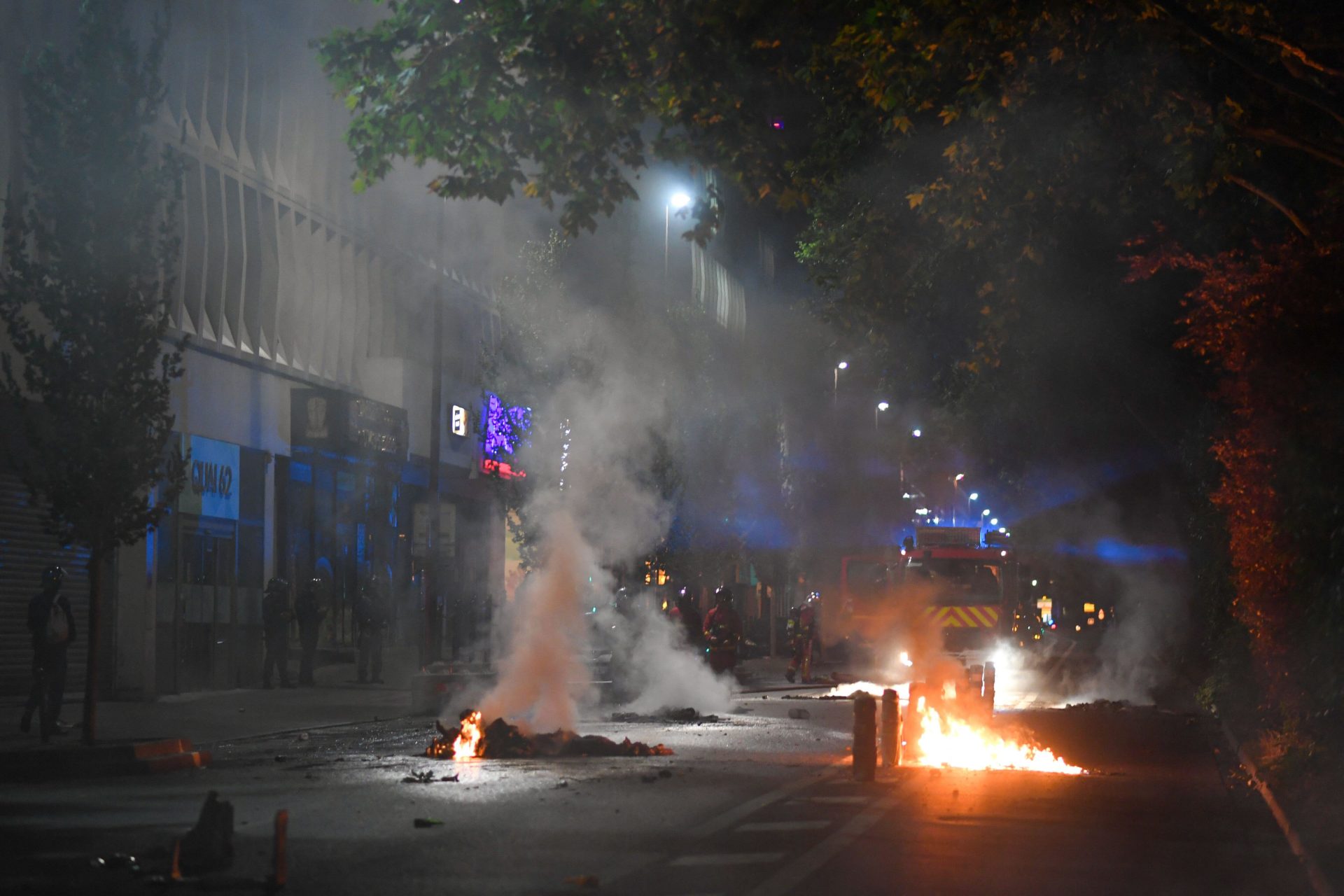 French protests: 'No complacency’ following tear gas attacks | Newstalk