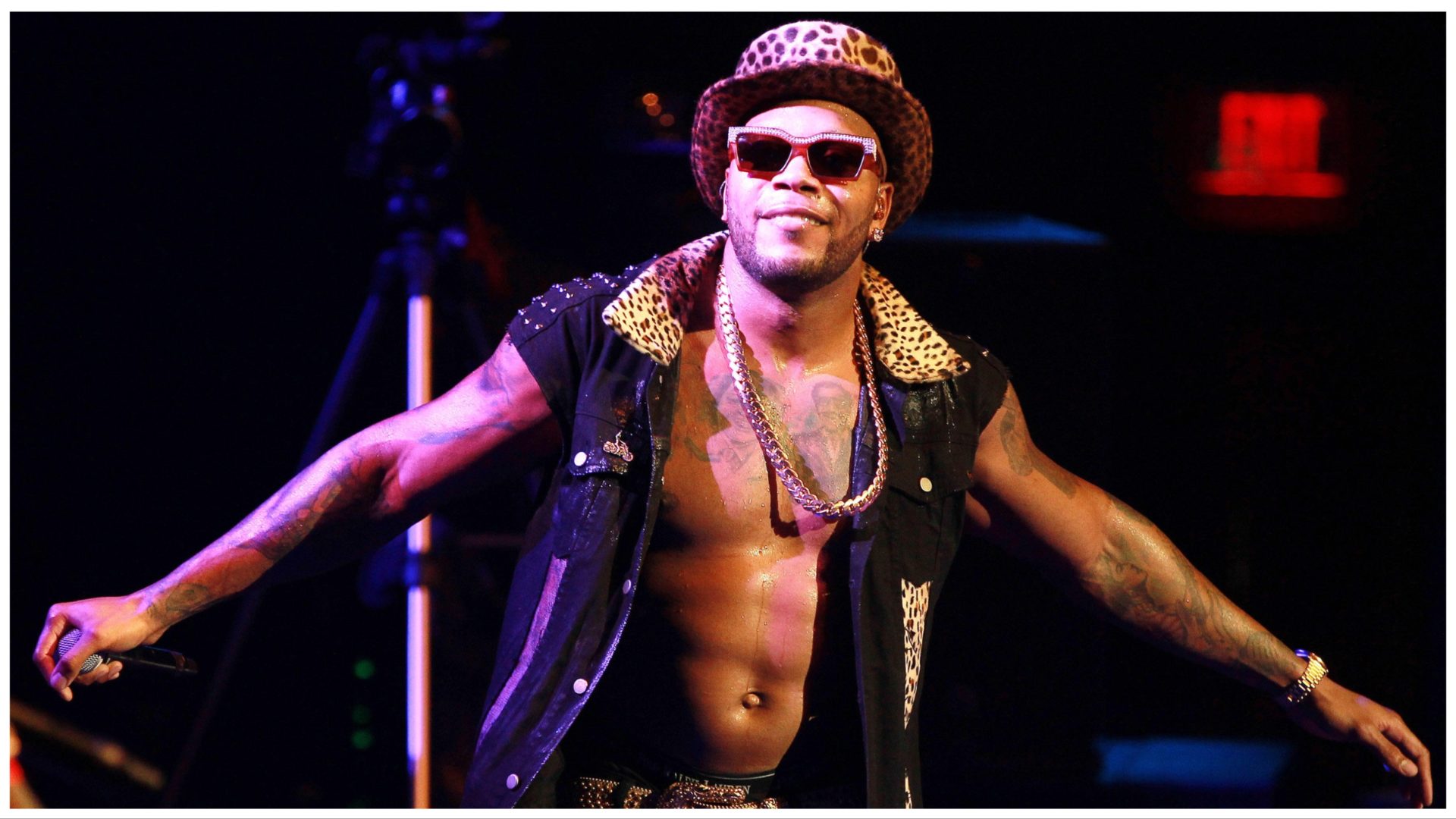 A Baby Crowd Surfed At Flo Rida's Concert! | SPINSouthWest