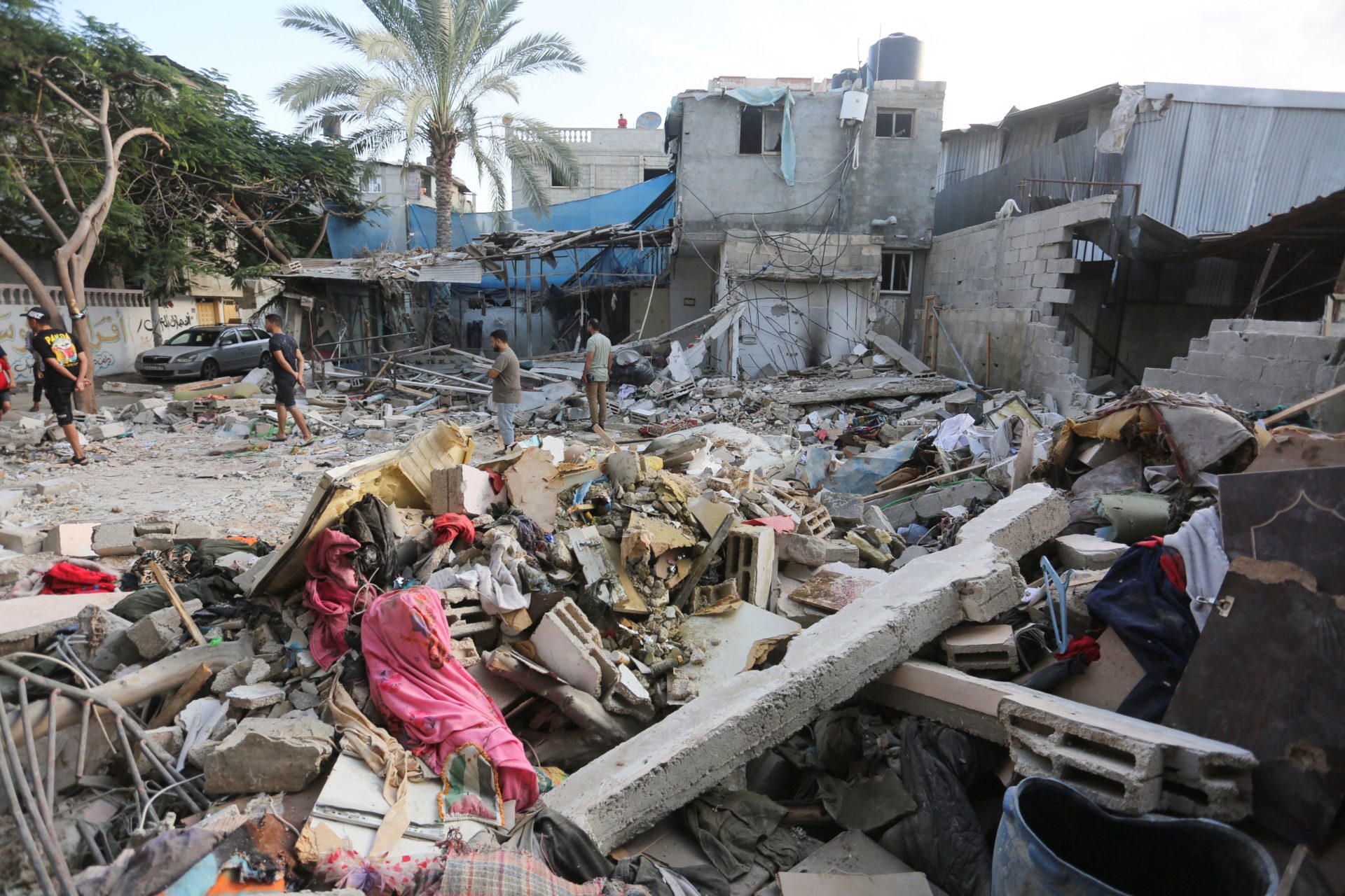 People in Gaza ‘beginning to drink dirty water’ as calls for aid ...