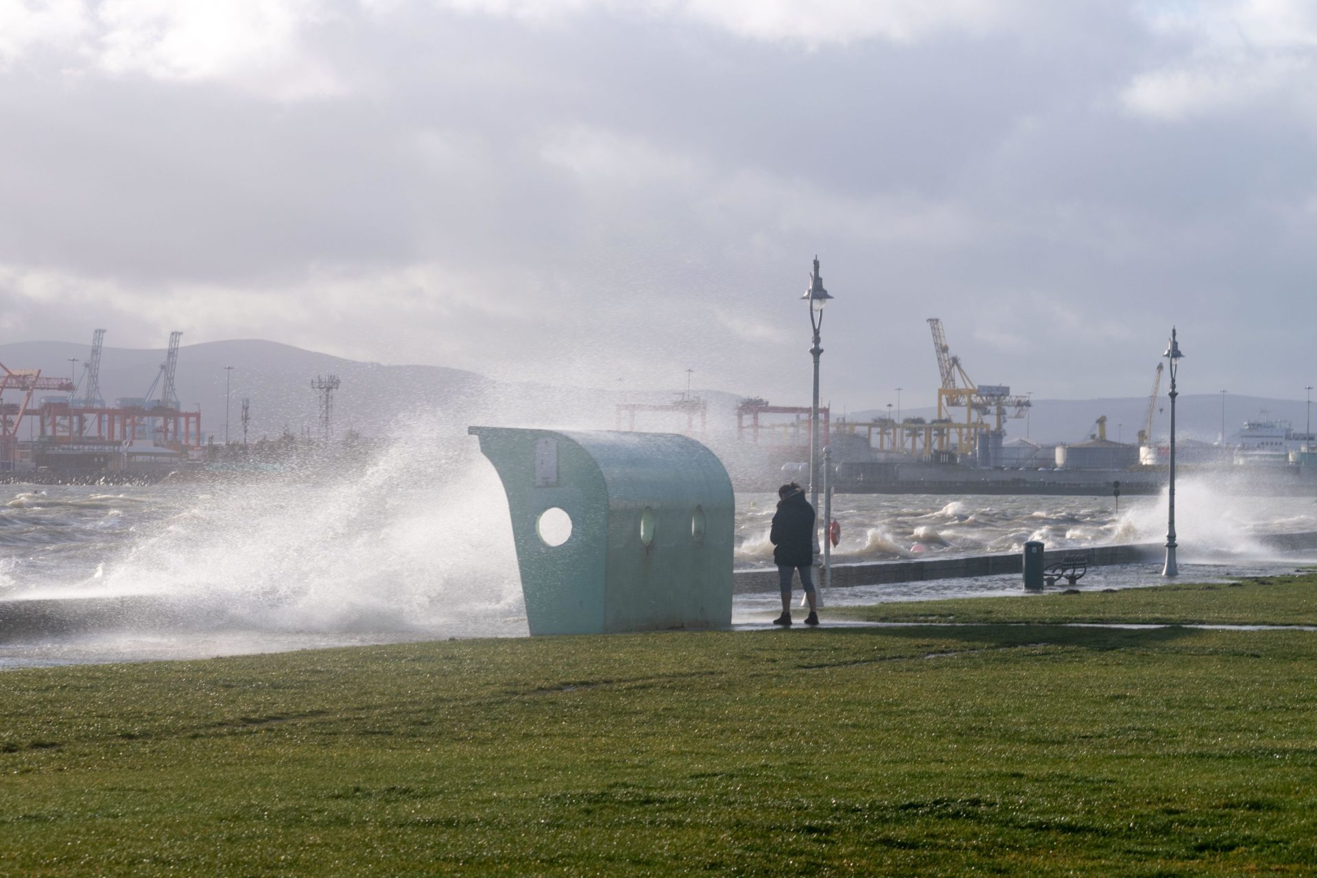 Storm Debi: Travel Disruption and Power Outages