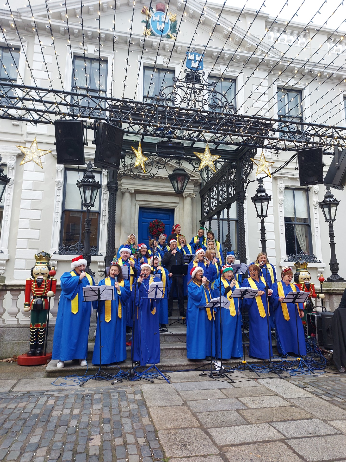 Live Crib Returns To The Mansion House | www.98fm.com