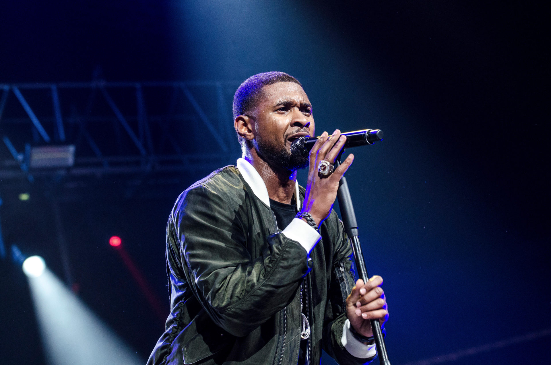 Usher Set To Drop Comeback Single On Friday! | SPINSouthWest