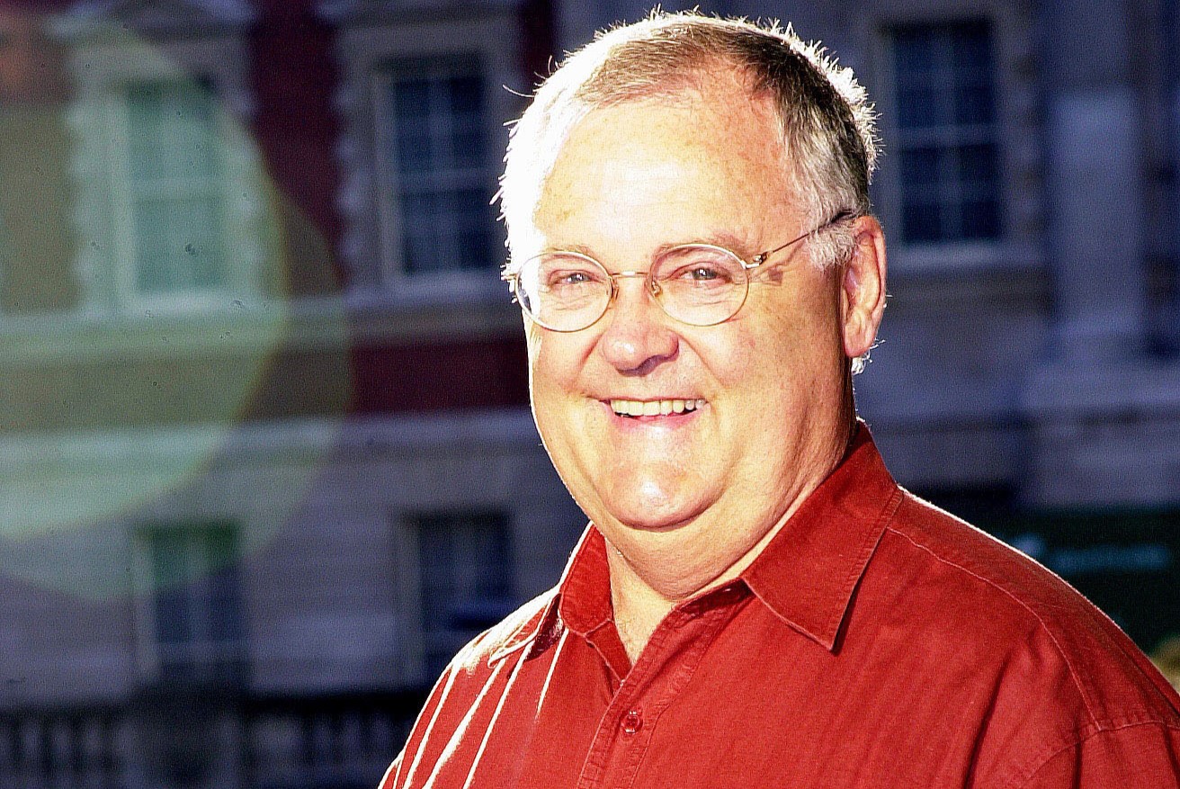 Iconic Neighbours Character Set To Return To The Show After 15 Years ...