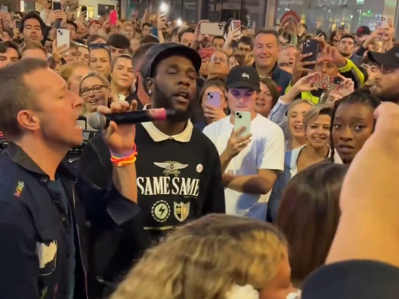 Coldplay Surprise Fans With Grafton St Pop-Up Performance | www.98fm.com