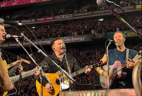 Coldplay Brought Aslan On Stage At Croke Park To Pay Tribute To Christy ...