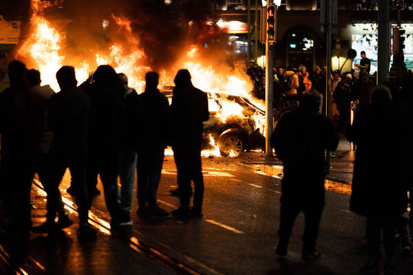 Dublin Riots: Gardaí publish 99 photos of ‘persons of interest’ | Newstalk