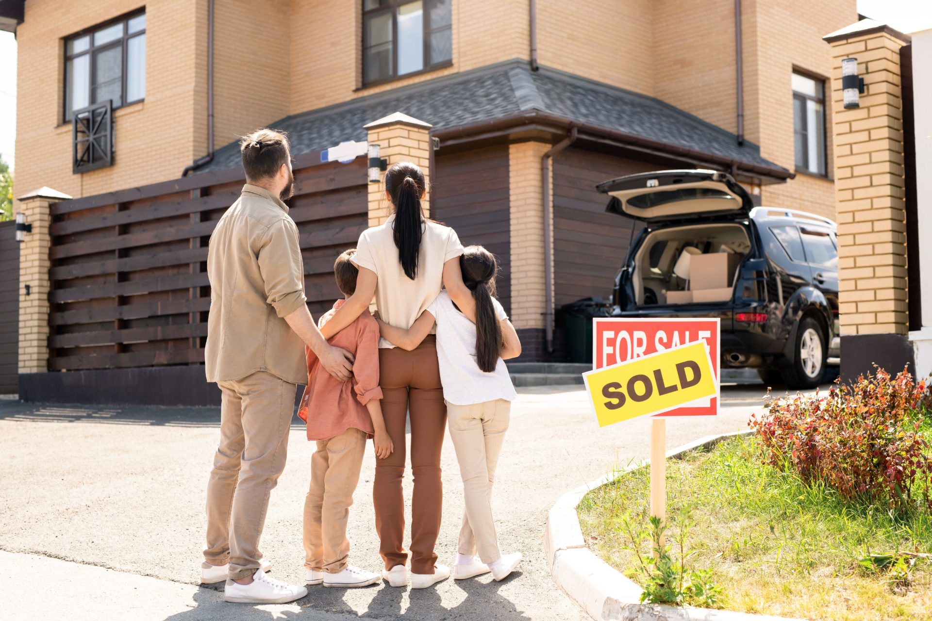 Parenting advice: ‘How do I tell my children we are moving house ...