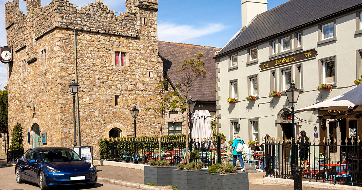 Historic Queen’s Pub in Dalkey Reopens After Big Renovation | www.98fm.com