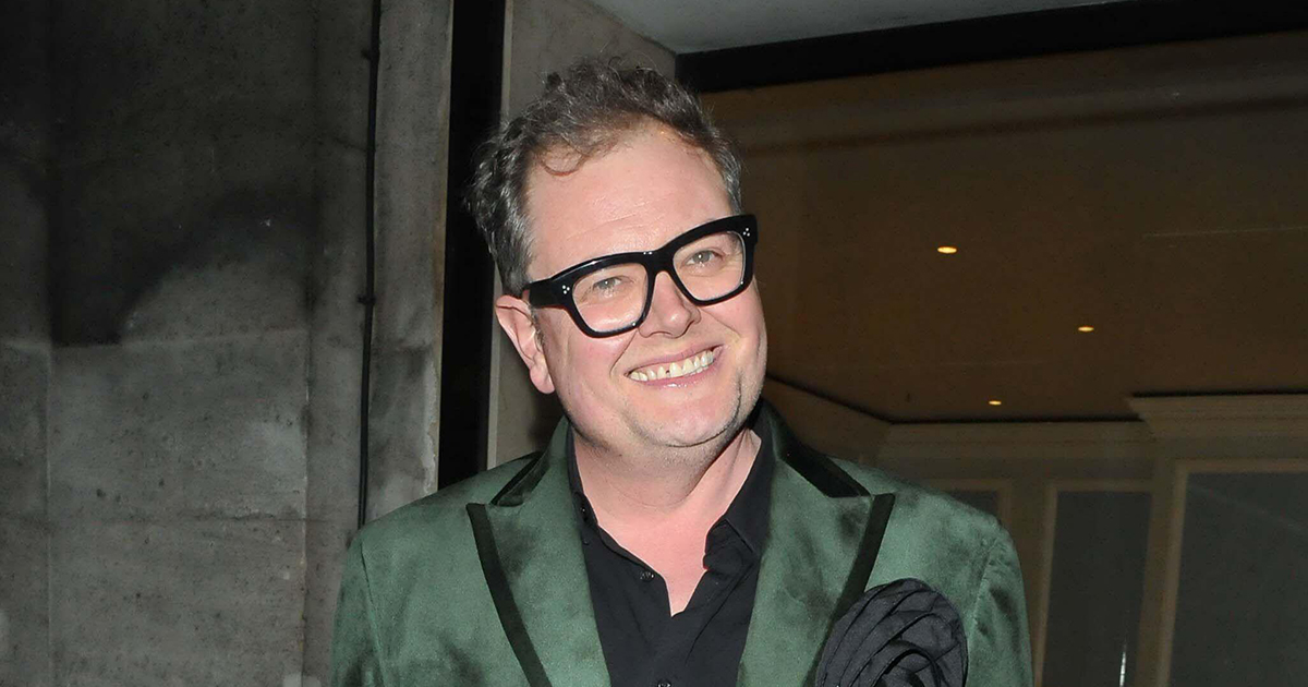 The Celebrity Traitors Crowns Comedian Alan Carr As Winner After ...