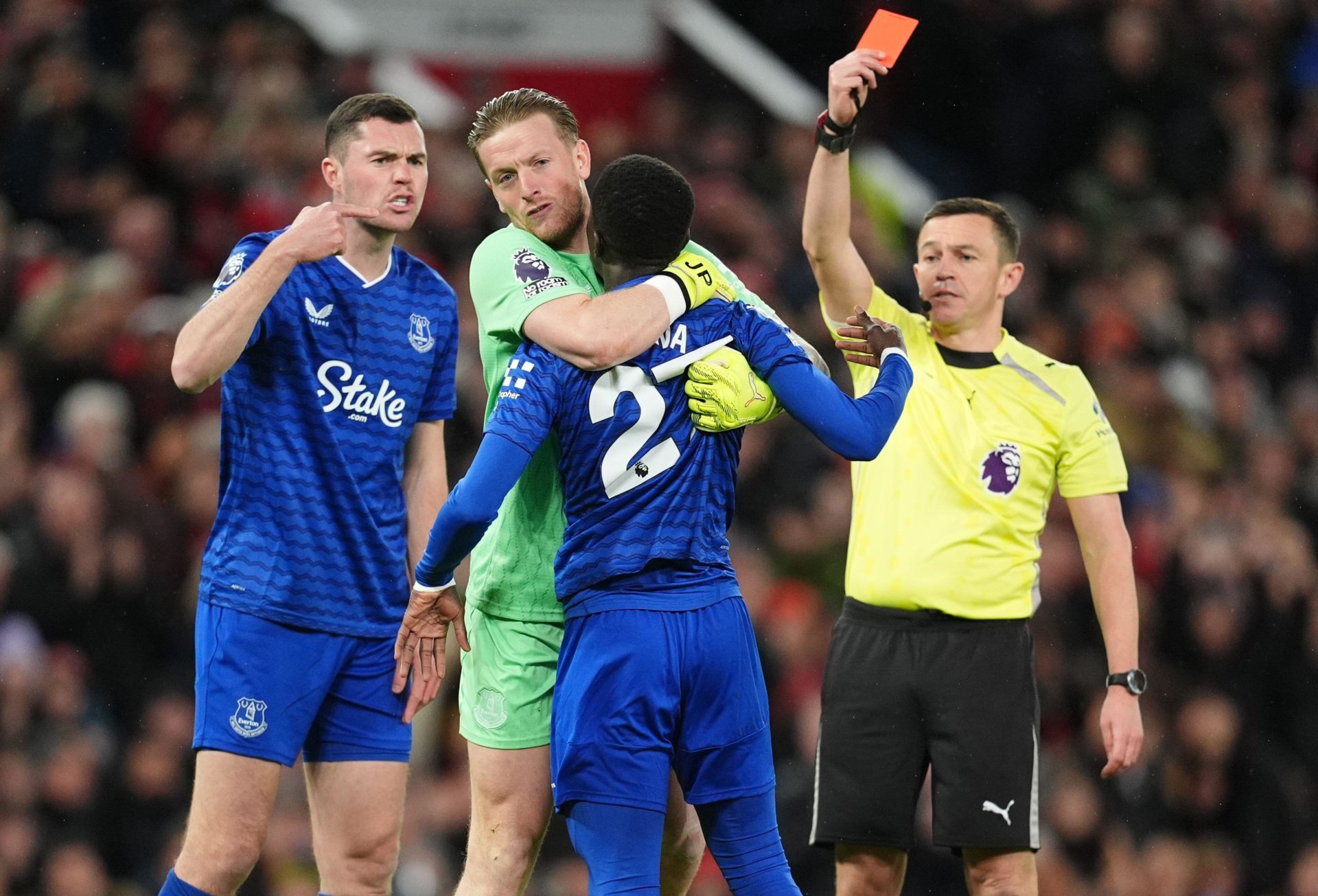 Everton slap: Is football too tolerant of violence? | Newstalk