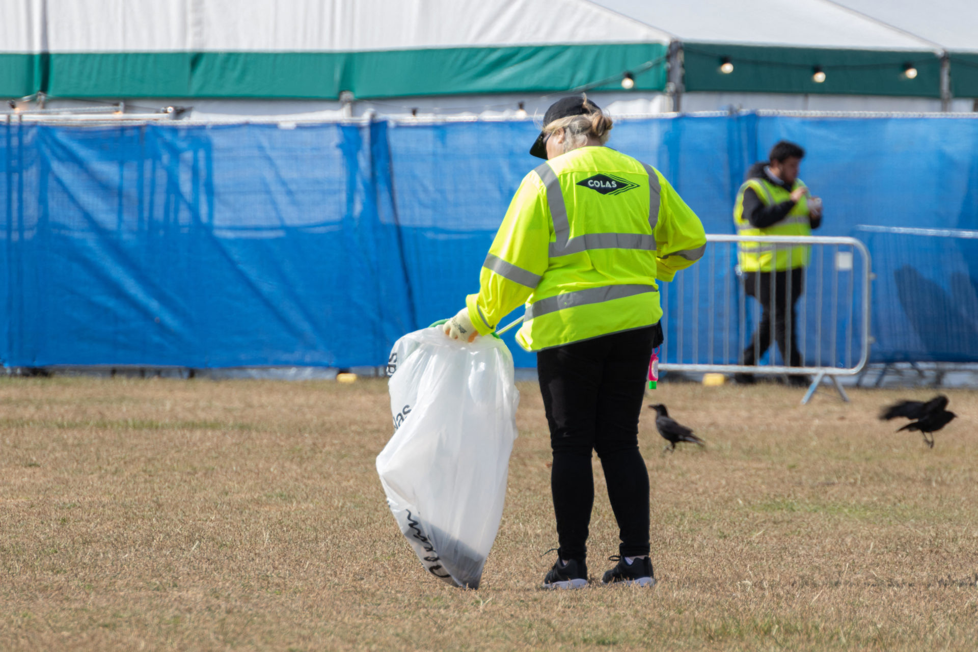 Sentence people who illegaly dump rubbish to litter picking ...