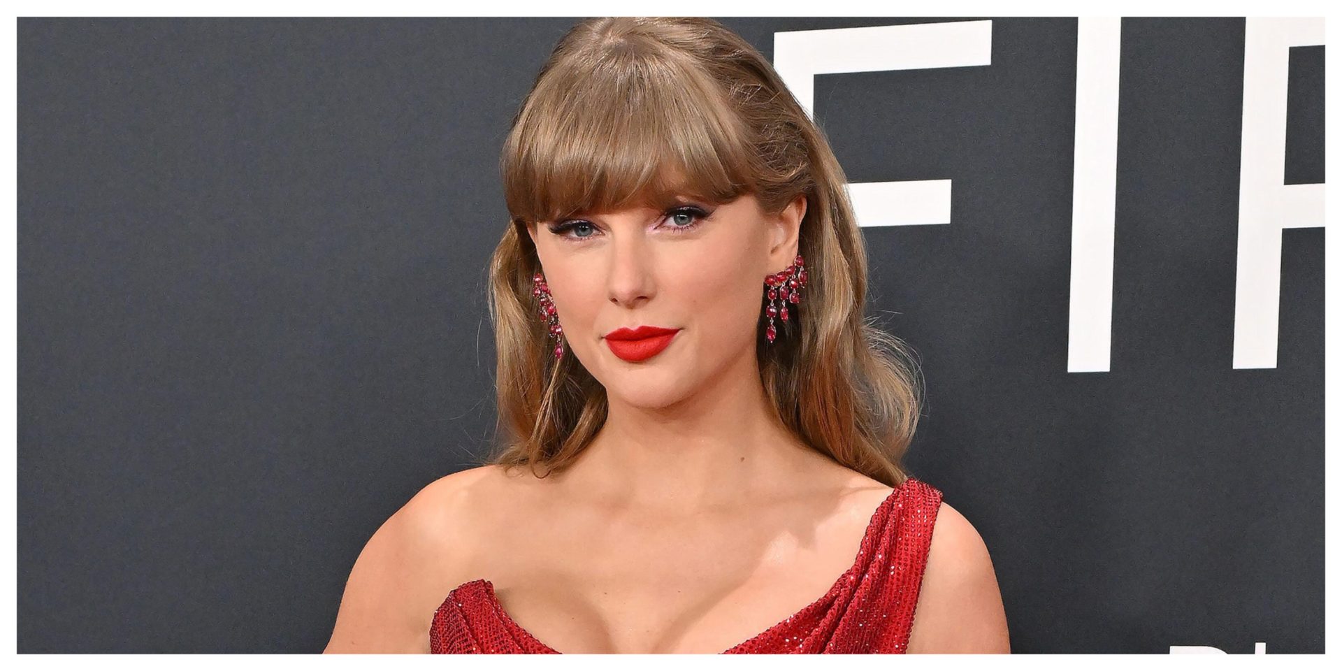 Taylor Swift Makes History As Youngest-Ever Woman To Be Inducted Into ...