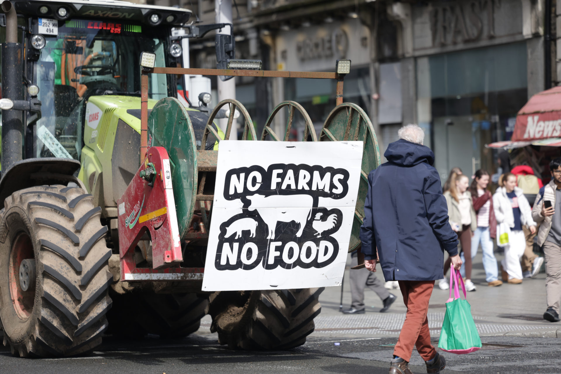 Fuel protestors say 'majority of the public' support them | Newstalk