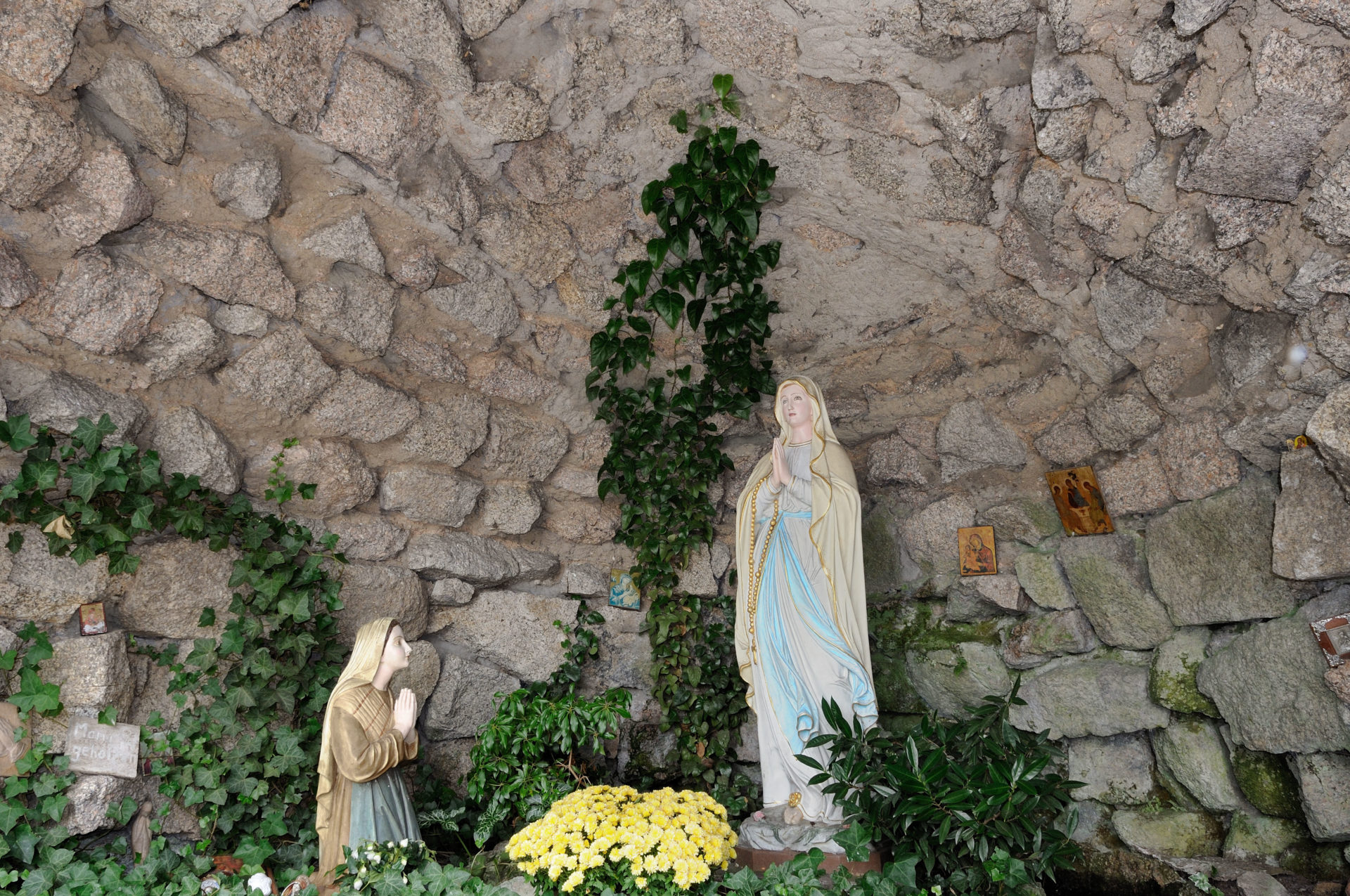 'Please end homelessness' - Dublin grotto offers hope amid housing ...